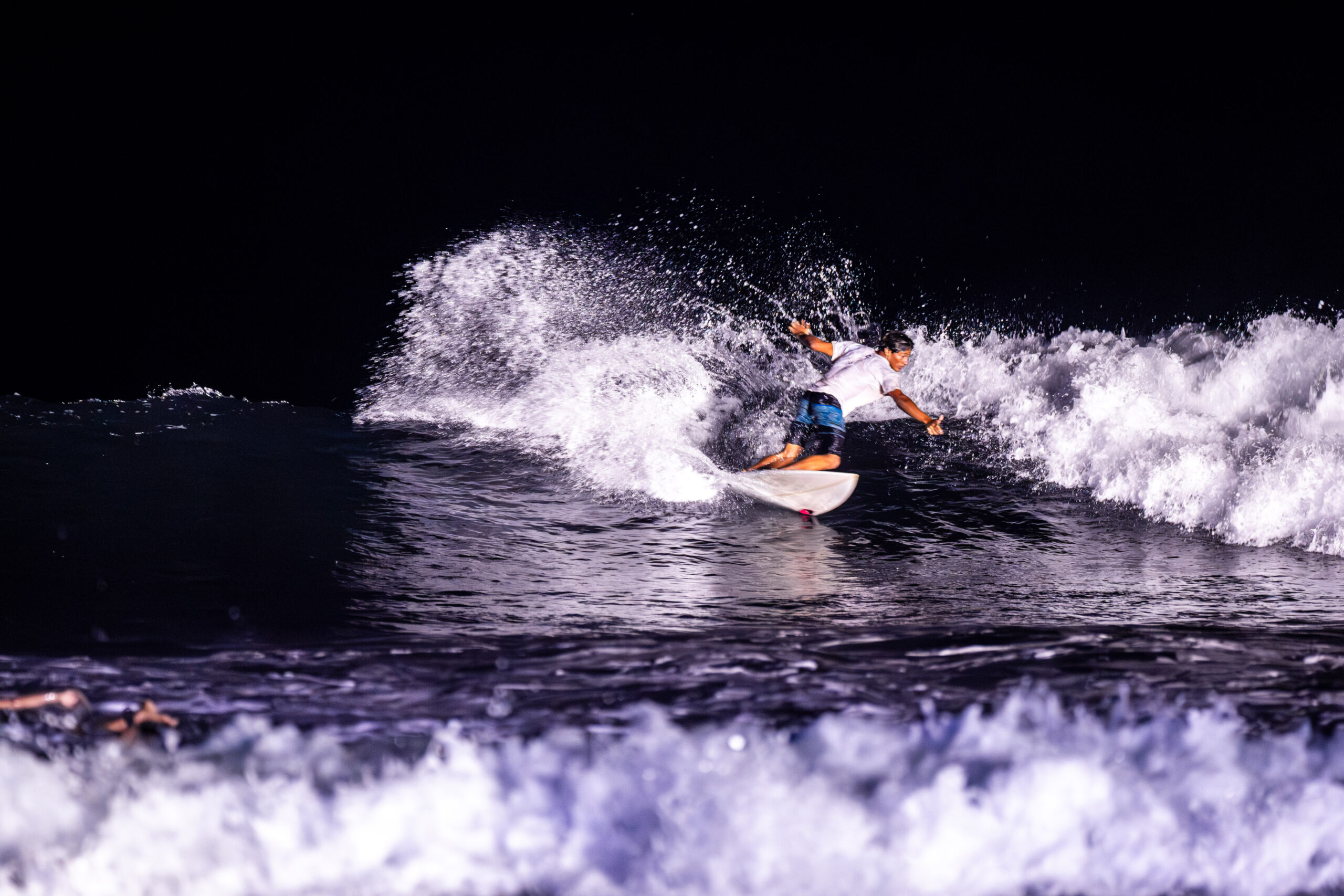 Night Surf Session — International Surfing Association